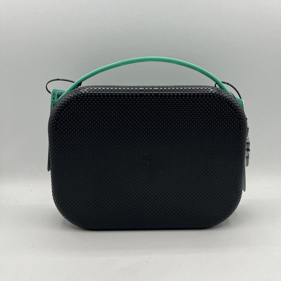 Dude Perfect Lunch Box with Snap Tight Lid Adjustable Divider - A120543 ...