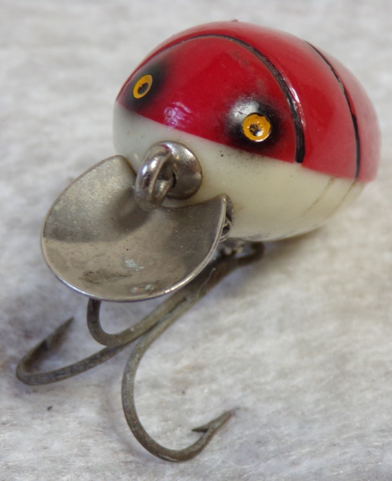VINTAGE MILLSITE RATTLE RED BEETLE BUG PLASTIC LURE FISH TACKLE WITH ...