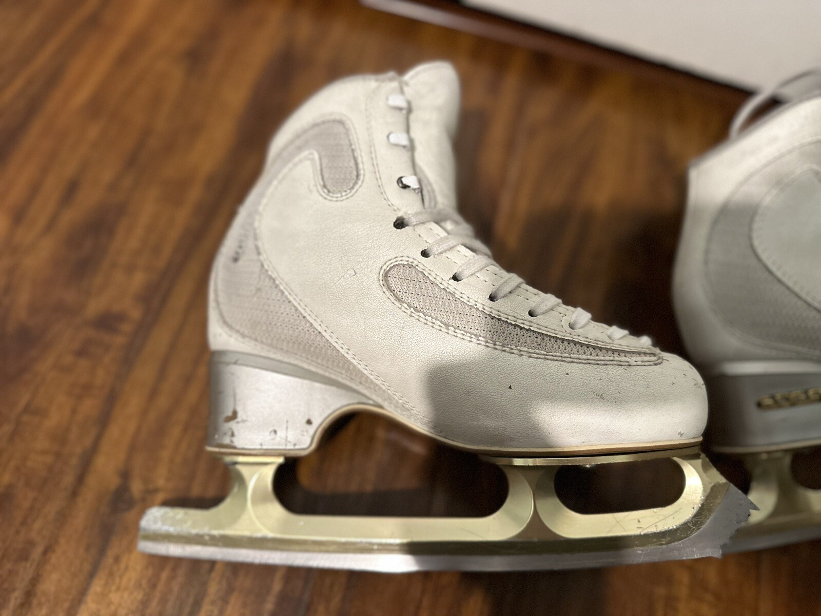 Edea Ice Fly Skate Size 225 With Paramount 440 Golden Blade | eBay