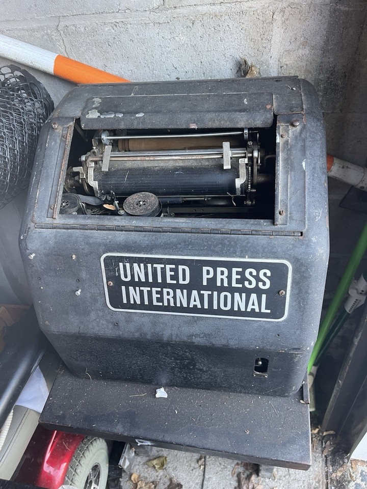 Rare Vg Teletype Corporation Teletype Model 15 RO w/Table UNITED PRESS ...