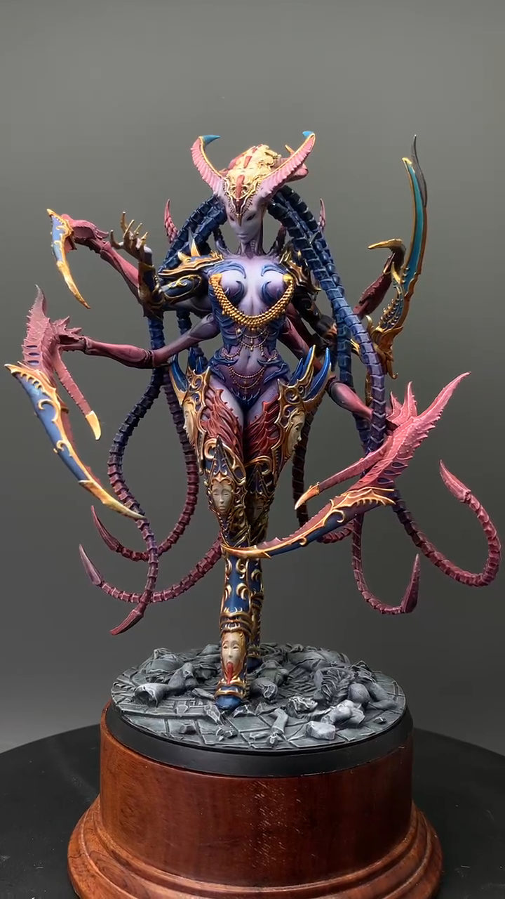 Height: 20 cm Creature Caster Queen of Ecstasy Warhammer 40K Army Resin ...