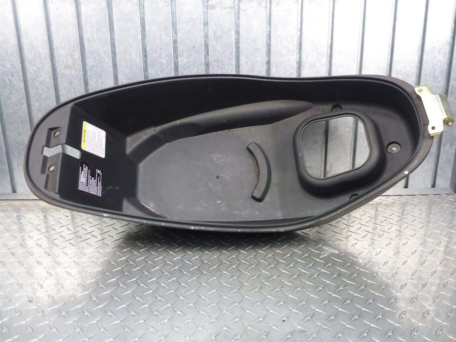 09 Hyosung MS3 250 Seat Bucket Pan Helmet Box Mount Bracket | eBay