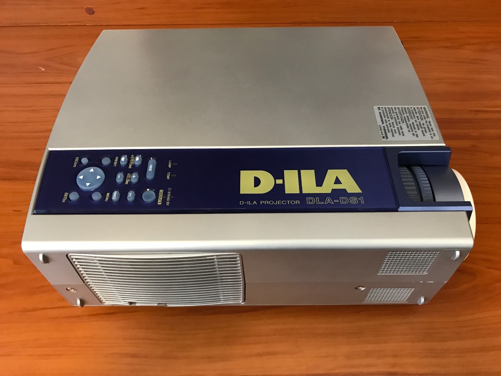 JVC DLA-DS1 SXGA HD High Definition 720P 16:9 Widescreen Projector | eBay