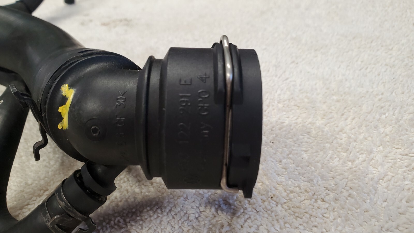 2005-2007 VW MK5 Jetta Rabbit 2.5L Upper Radiator Coolant Hose 1K0 122 ...