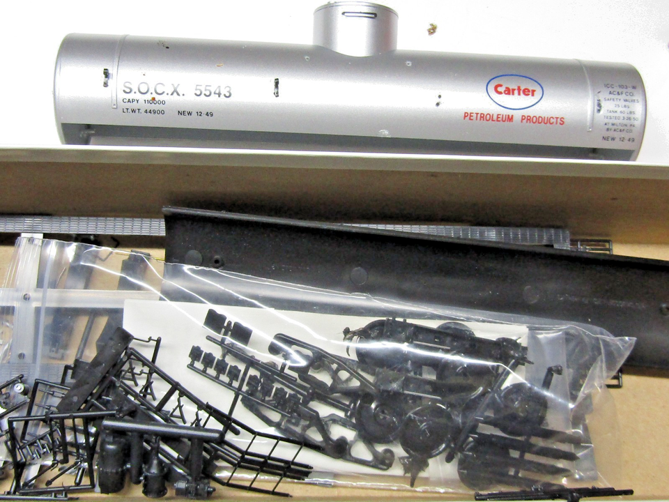 O SCALE RED CABOOSE, CARTER PETROLEUM, 10,000 GAL TANK CAR KIT | eBay