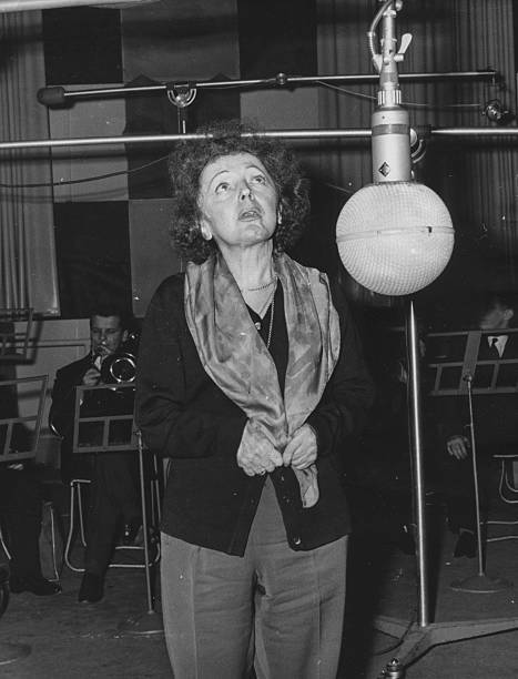 Singer Edith Piaf singing to a microphone during first recordin- 1962 Old Photo | eBay