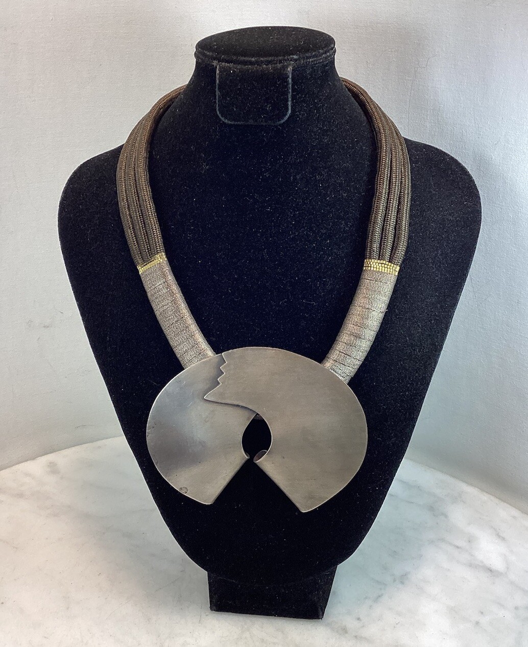 Vintage EVE FRANCE Pendant Necklace - Gem