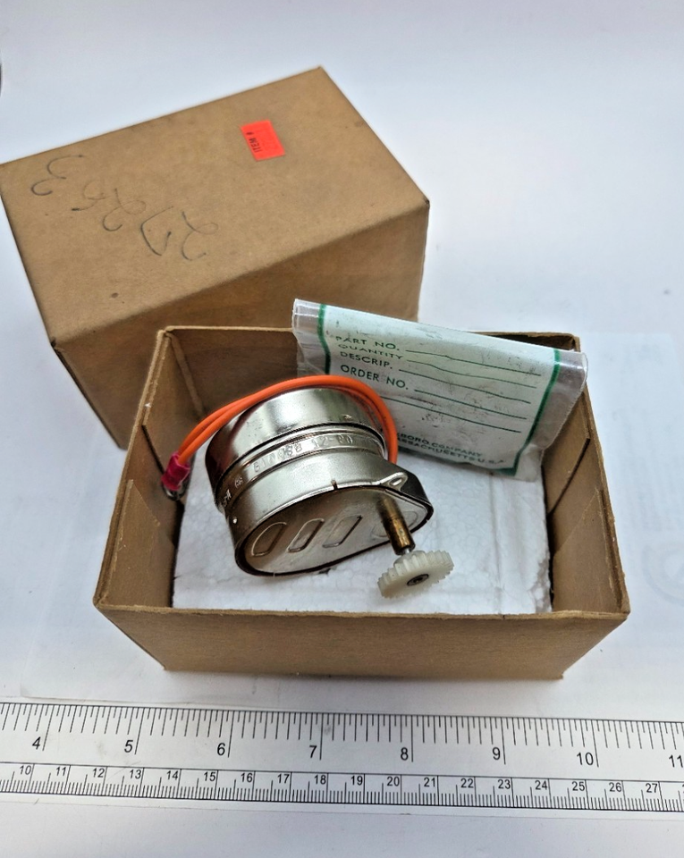 SYNCHRON 640 CLOCK SIGN MOTOR 110V 60CY 5V 30RPM, G104SB 12-80, 0217H ...