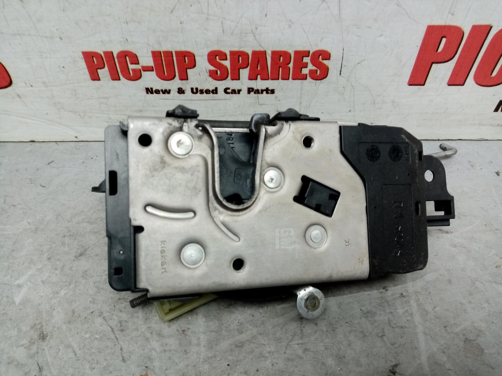 VAUXHALL ASTRA H 2004-2012 MK5 O/S DRIVERS FRONT DOOR LOCK CATCH ...