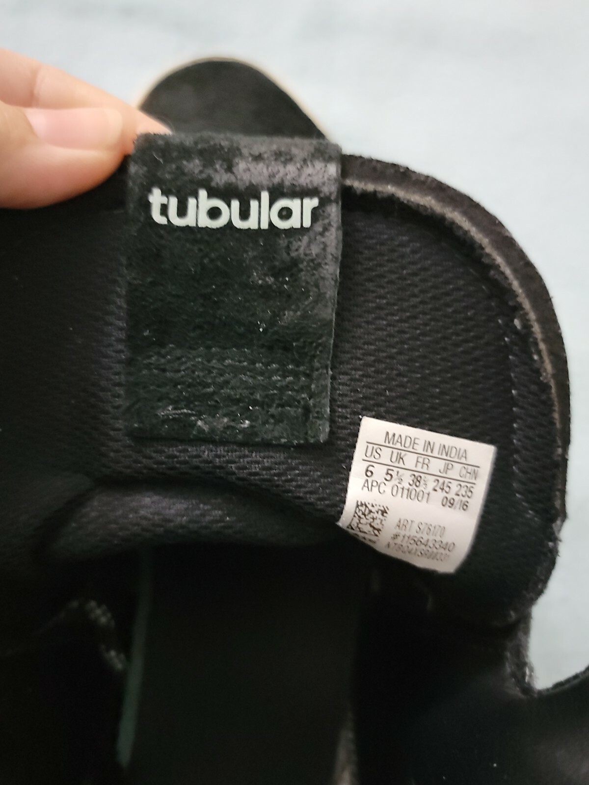 Adidas Men Tubular Instinct Black Core Size 6 - Gem