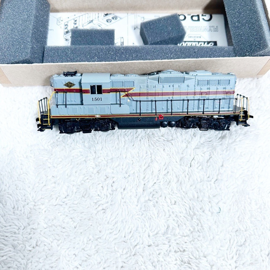 Athearn HO Scale Lot of 2 GP-9 Locomotives #1501 #1502 Train Engines ...