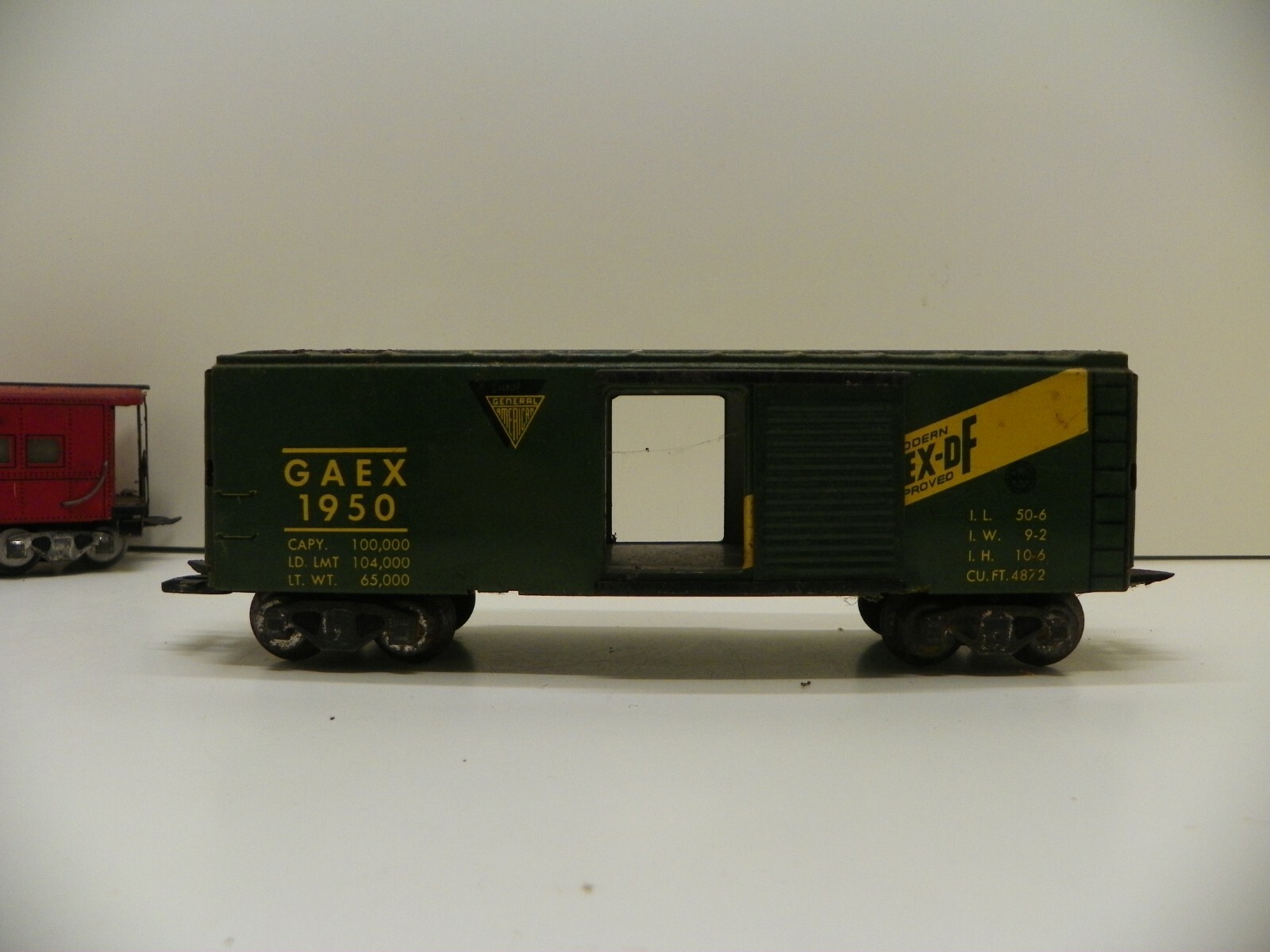 Vintage collection of O gauge model train cars for parts or restoration ...