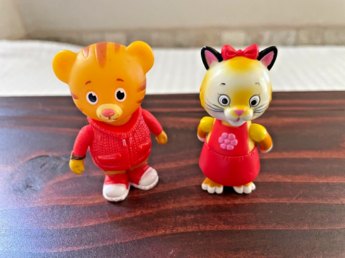 RICHARD SCARRY Lot of 2 Sally Cat Busy World Town Daniel Tiger's ...