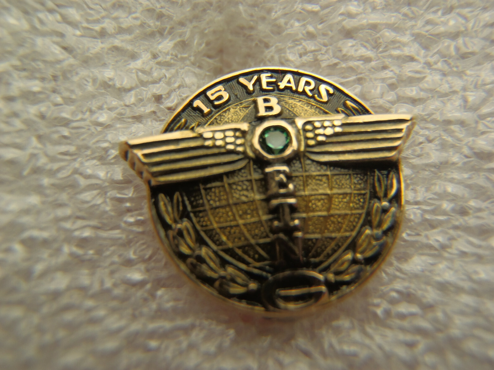 VINTAGE BOEING SOLID 10K GOLD 15 YEAR SERVICE PIN WITH GREEN STONE LOT ...