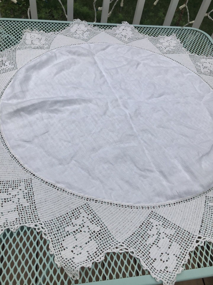 Round Tablecloth VTG WHITE LINEN 32” TOPPER Hand (I Believe) Is Tatted ...