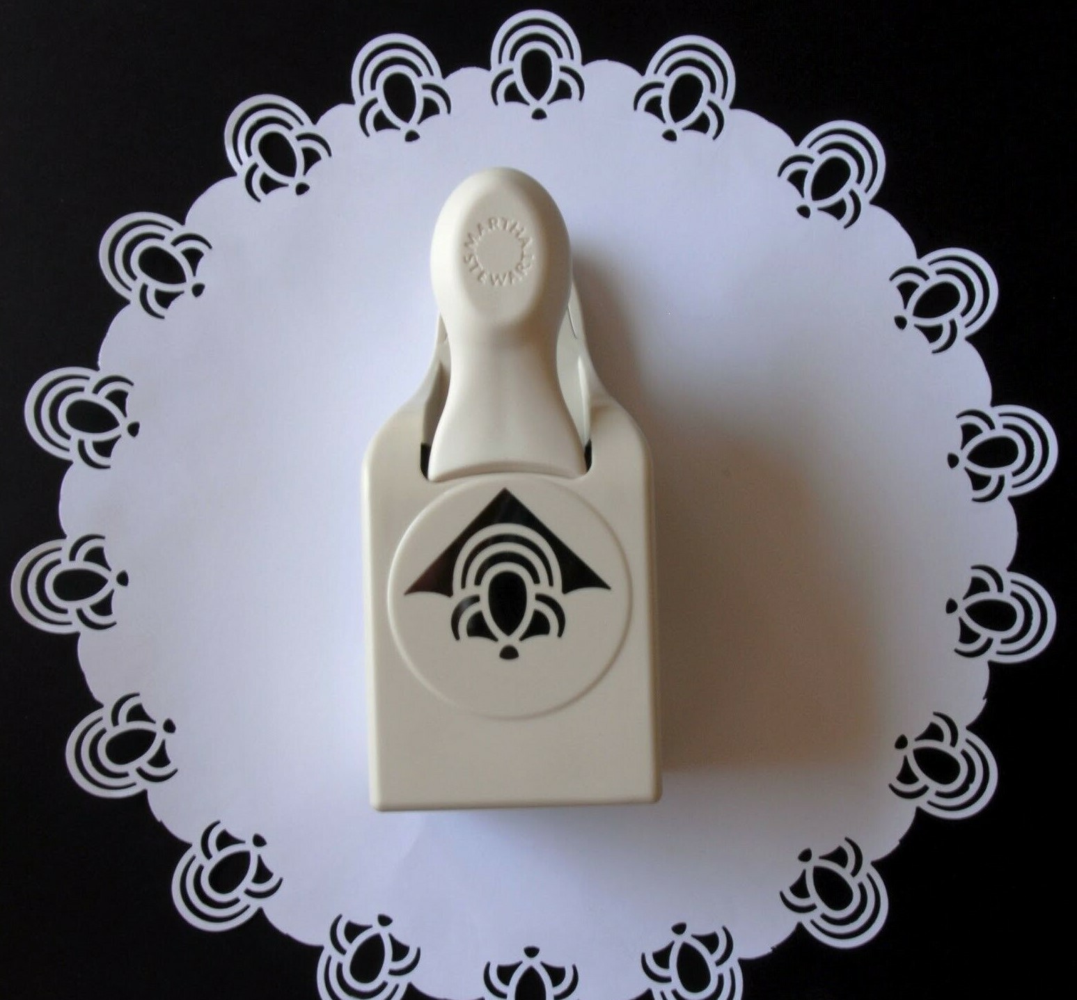Martha Stewart Double Arches Border Paper Punch, CRAFTS, SCRAPBOOKING ...