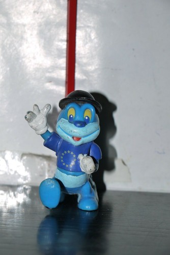 1991 VINTAGE CATERPILLAR EUROPE MASCOT EU EUROPEAN UNION LEGRAIN PVC ...