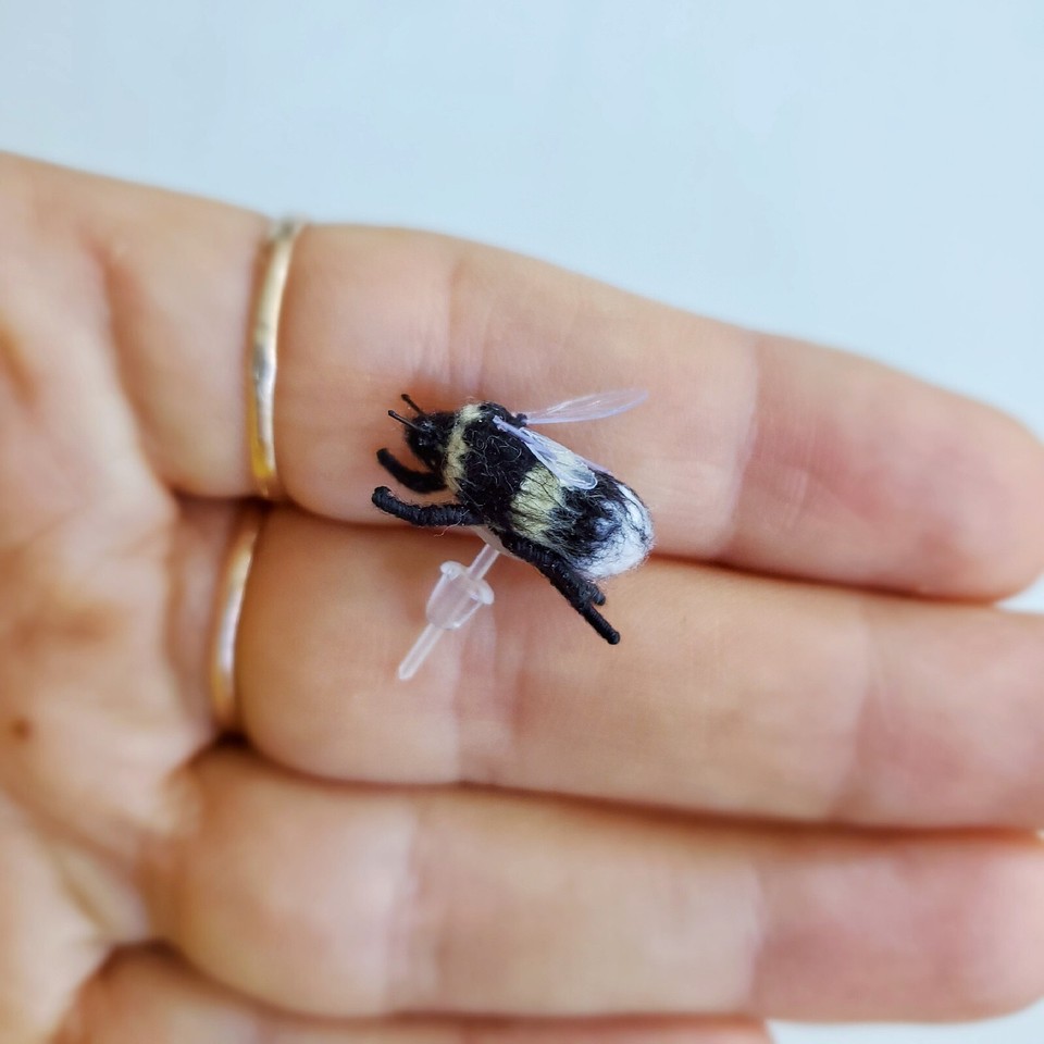 Flower micro bee. Dollhouse miniature Bumblebee. Doll pet. Microtoysby ...