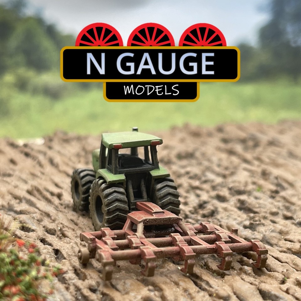 PAINTED- N Scale Gauge 1:148 Farm Tractor & Cultivator Plough (Field 1: ...