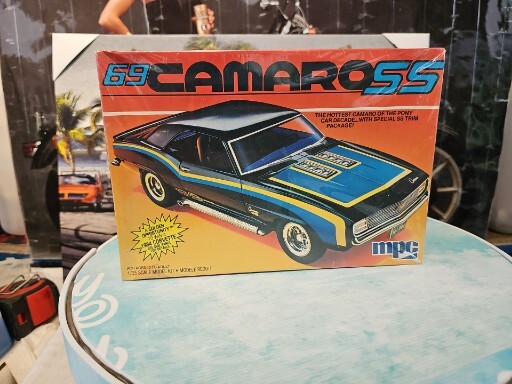 VINTAGE 1983 MPC 69 CAMARO SS 1/25 SCALE MODEL KIT 1-0870 MODEL KIT ...