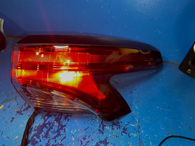 21 22 Toyota Sienna LE, XLE taillight lamp OEM Right 81550-08071 M50 ...