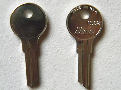 Kennedy Toolbox Key Blanks (2) Ilco 1562 - Newer Boxes- Round Head Key ...