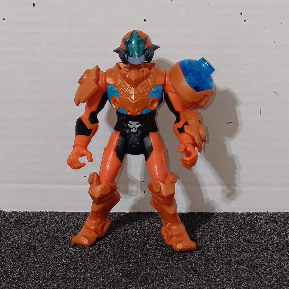 Man At Arms He- Man Masters of the Universe Revelation Masterverse New ...