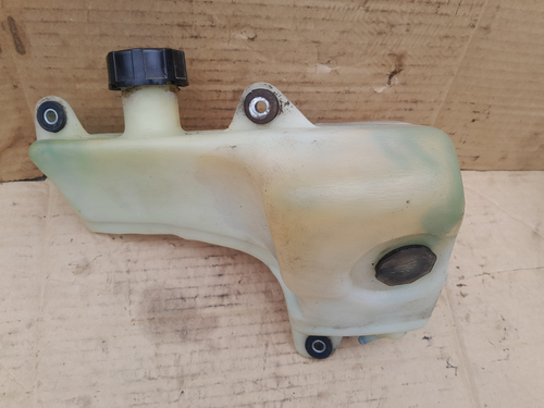 SUZUKI GT550 = OIL TANK. | eBay UK