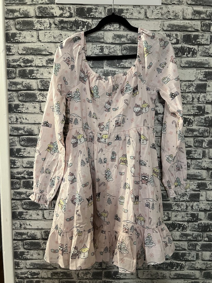 Hot Topic Hello Kitty And Friends Holiday Pink Lace-Up Long-Sleeve ...