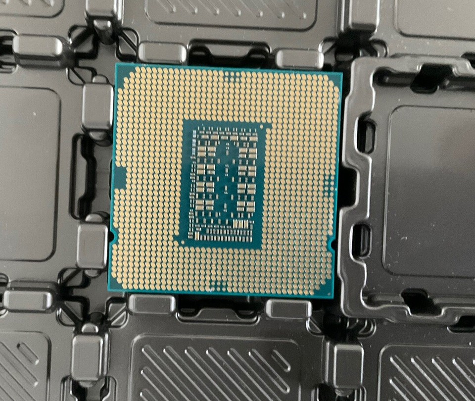 Intel Core i7-11700 8-Core 2.50GHz 8.00GT/s 16MB SRKNS CPU FCLGA1200 ...