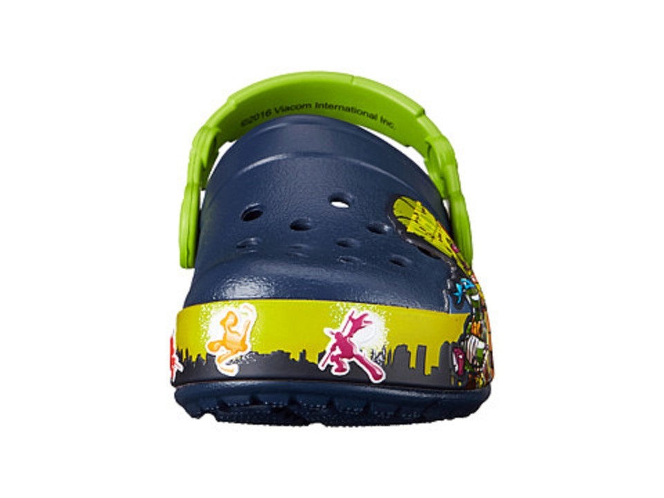 CROCS 202882-4K6 CROCS LIGHT TMNT II Yth's (M) Navy/Green Croslite Slip ...