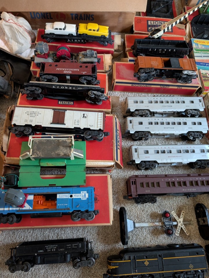 All Aboard! Massive Lionel Train Collection Ready for a New Engineer ...