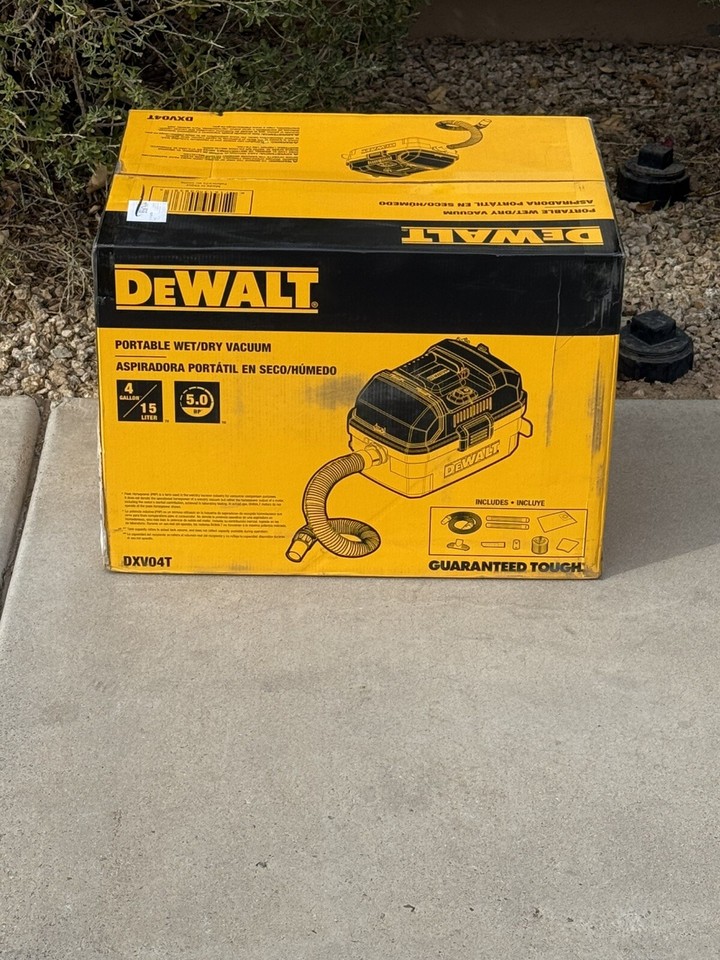 DEWALT DXV04T 4Gal 5.0HP Poly Wet/Dry Vacuum+Hose+Accessories ...