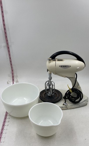 Vintage Hamilton Beach Pyrex Model G White Stand Mixer Appliance And ...