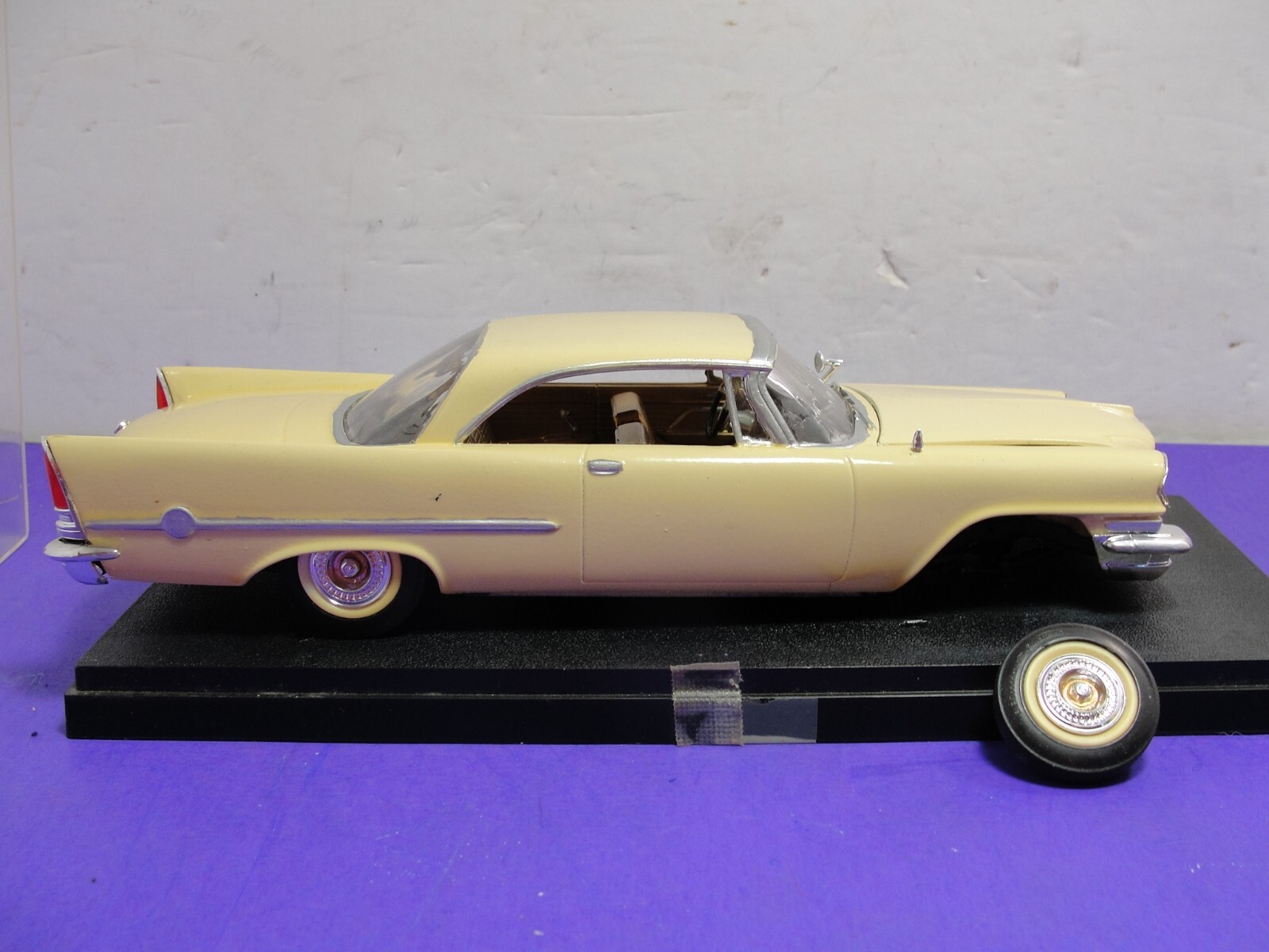 AMT-Ertl ’57 Chrysler 300C Custom 1:25 Scale, Built Model Car Kit ...