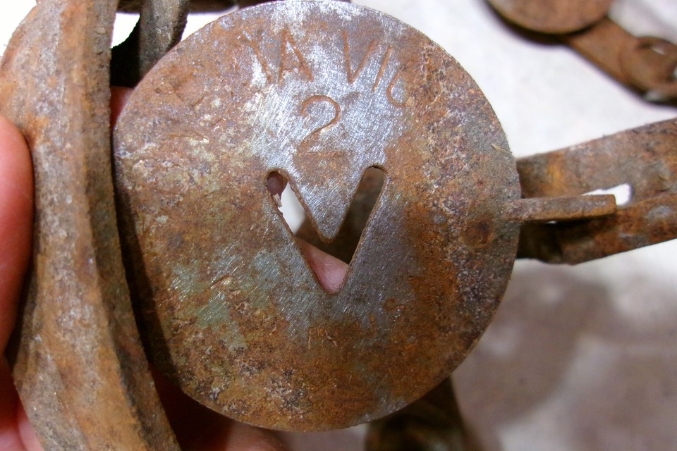 Pair Of Vintage Victor #2 Double Long-Spring Traps~ Man Cave~ Cabin ...