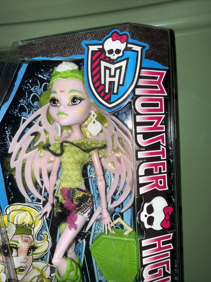 MONSTER HIGH Doll BATSY CLARO Brand-Boo Students Mattel 2015 Read Desc ...