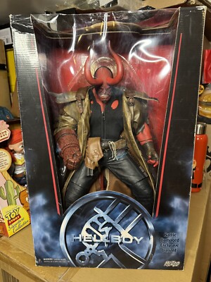 MEZCO 18-INCH TALL HELLBOY ACTION FIGURE / Battle Damage Exclusive ...