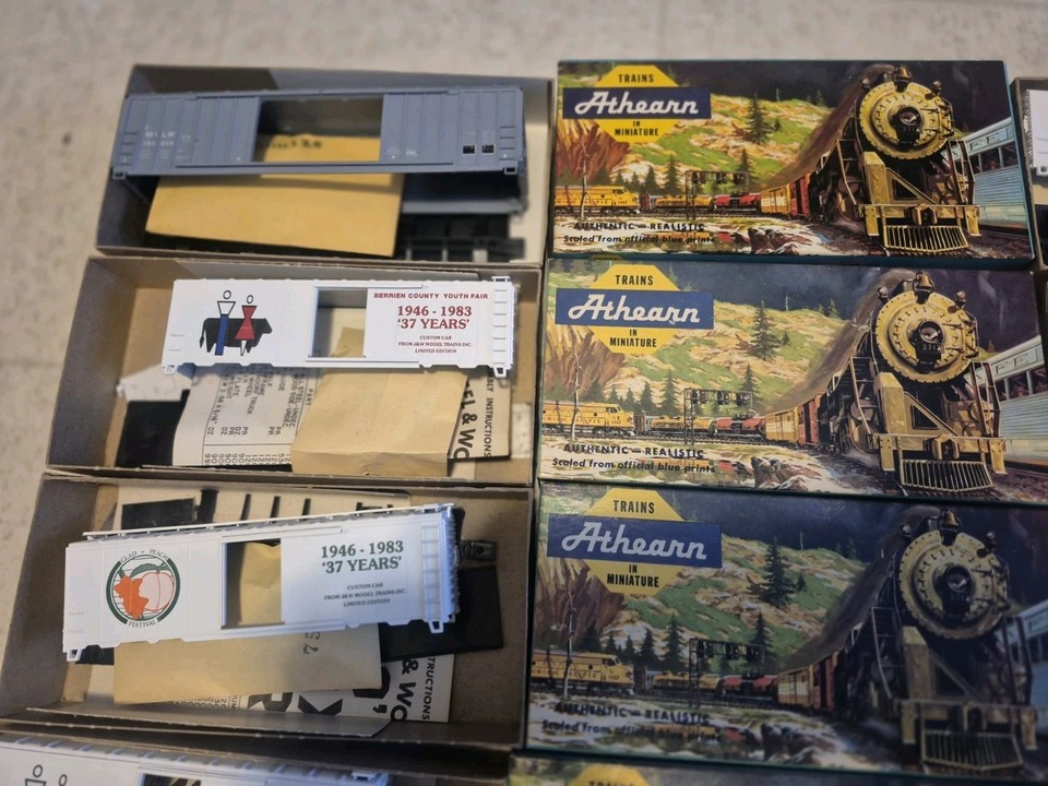Lot Of 10 Various HO Athearn Model Train Cars Box Cars Kits | eBay