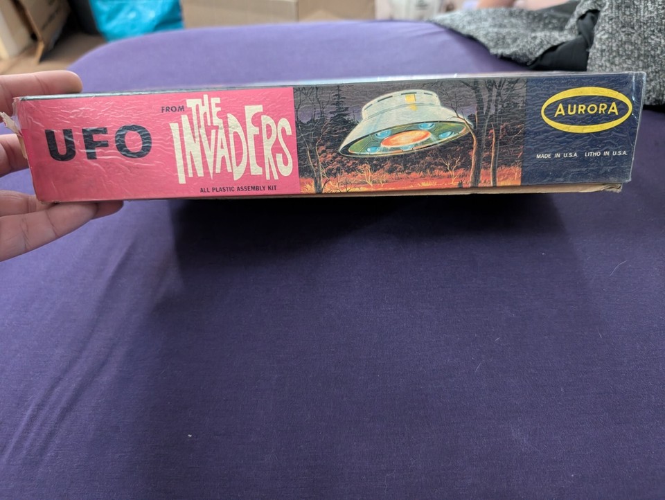 UFO From The Invaders Model Kit (1968) AURORA #813-150 | eBay