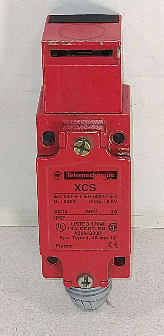 1 USED TELEMECANIQUE XCS-A701 SAFETY INTERLOCK SWITCH ***MAKE OFFER ...