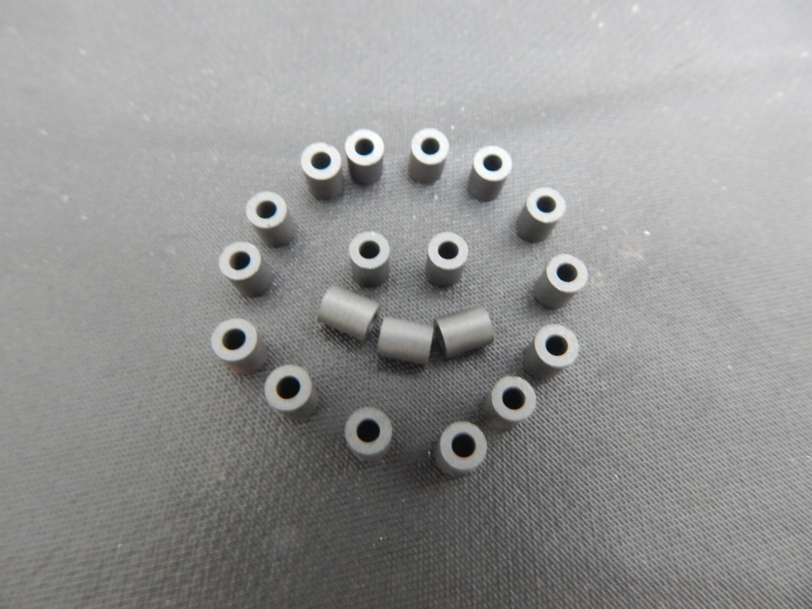 Ferroxcube TUB4/2/5-3B1 FERRITE CORE, CYLINDRICAL 4X2X5mm - LOT OF 20 ...