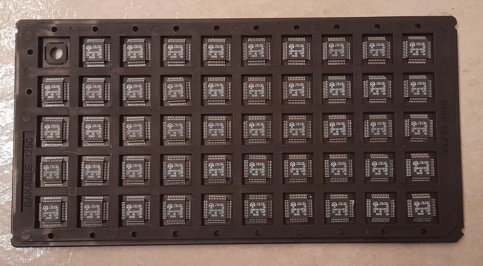 Tray Of 49 x Zilog Z86E4012FSC 4K - Z8 CMOS OTP Microcontroller GENUINE ...