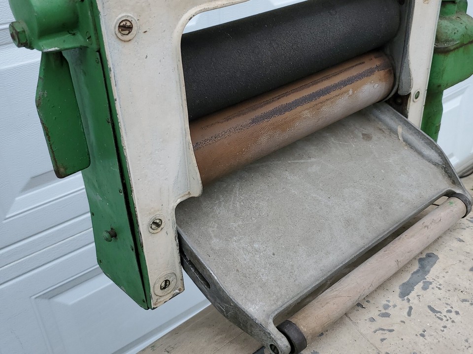 Prima Antique Electric wood Washing Machine, Nevercrush Wringer, Pulley ...