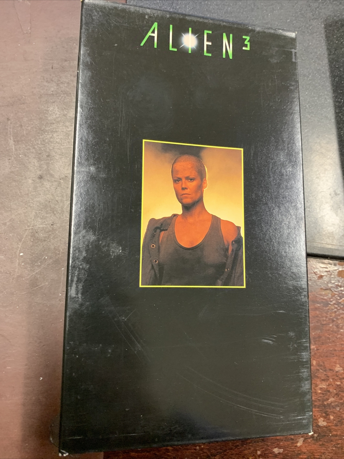 Alien 3 VHS Tape Sigourney Weaver Charles S. Dutton. Used 86162559334| eBay
