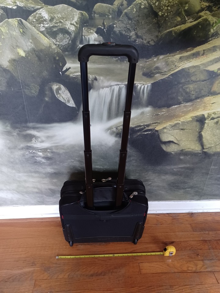 Wenger Luggage Granada Pro 15.6-Inch Wheeled Carry-On - Black - Uline ...