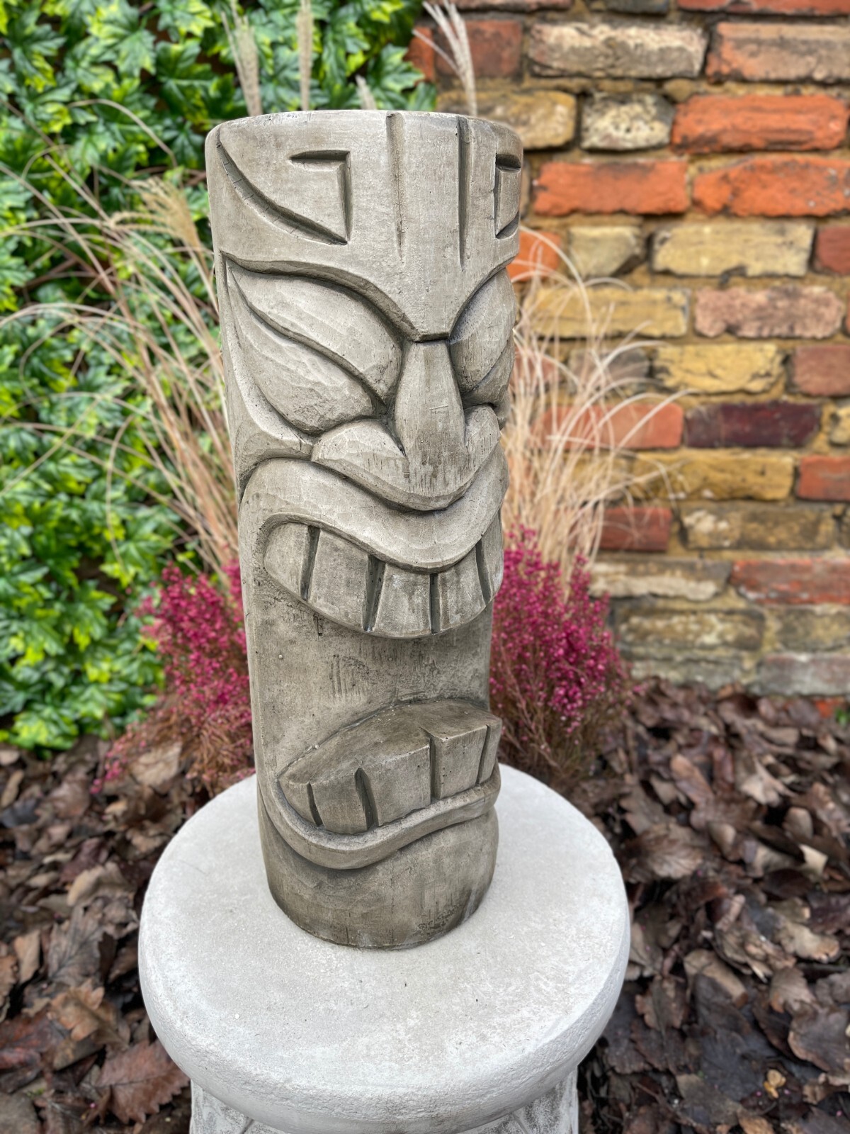 Stone tiki totem decor Outdoor head figure Concrete totem pole ...