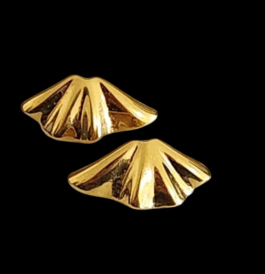 Vintage Monet Gold Tone Wavy Fan Design Pair of Clip-… - Gem