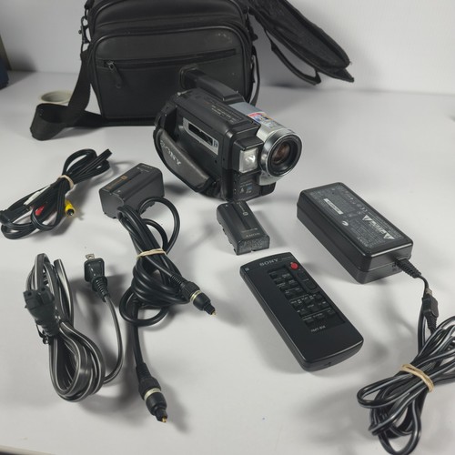Sony Handycam DCR-TRV130 Digital 8 Super Night Shot 560x Camcorder ...