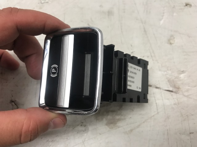 07-13 MERCEDES W216 CL600 CL550 CL63 EMERGENCY PARKING E-BRAKE SWITCH ...